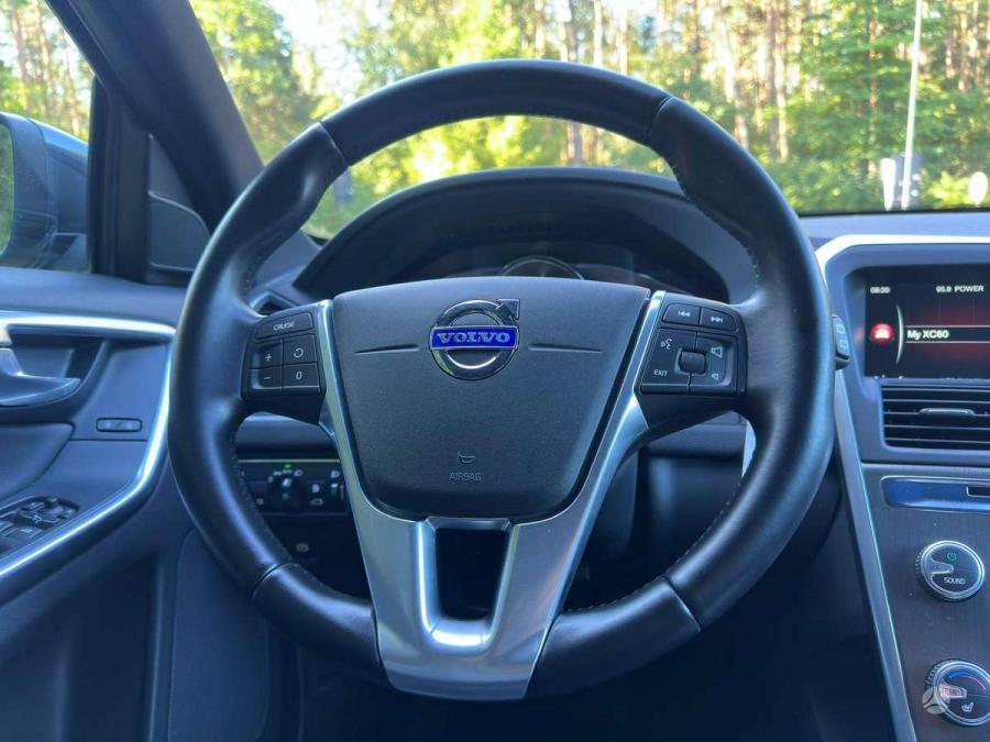 Pelēks Volvo XC60 2014 Viļņa, ar dzinēja tilpumu 1.98 L un nobraukumu 230 tūkst. km par 11500 €, foto 16 vietnē AUTOMOTO.COM.LV