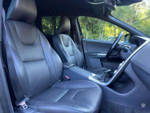 Pelēks Volvo XC60 2014 Viļņa, ar dzinēja tilpumu 1.98 L un nobraukumu 230 tūkst. km par 11500 €, foto 23 vietnē AUTOMOTO.COM.LV