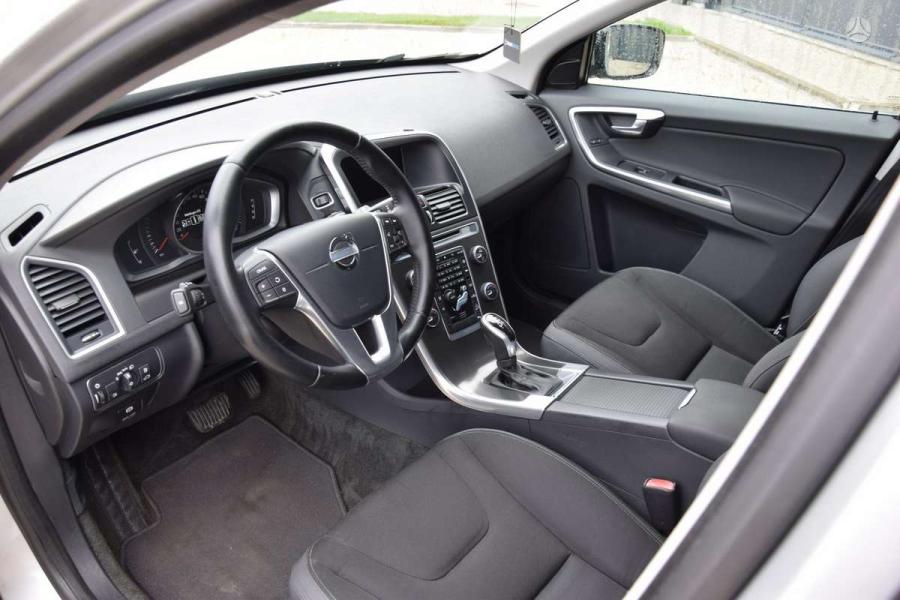 Pelēks Volvo XC60 2014 Viļņa, ar dzinēja tilpumu 2.40 L un nobraukumu 350 tūkst. km par 11250 €, foto 17 vietnē AUTOMOTO.COM.LV