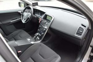 Pelēks Volvo XC60 2014 Viļņa, ar dzinēja tilpumu 2.40 L un nobraukumu 350 tūkst. km par 11250 €, foto 19 vietnē AUTOMOTO.COM.LV