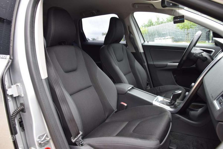 Pelēks Volvo XC60 2014 Viļņa, ar dzinēja tilpumu 2.40 L un nobraukumu 350 tūkst. km par 11250 €, foto 21 vietnē AUTOMOTO.COM.LV