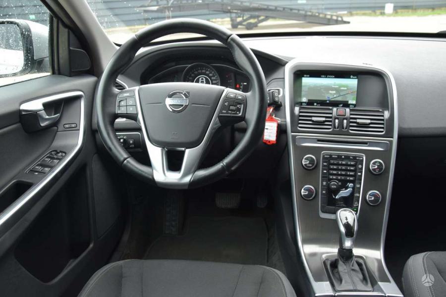 Pelēks Volvo XC60 2014 Viļņa, ar dzinēja tilpumu 2.40 L un nobraukumu 350 tūkst. km par 11250 €, foto 22 vietnē AUTOMOTO.COM.LV