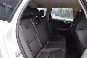 Pelēks Volvo XC60 2014 Viļņa, ar dzinēja tilpumu 2.40 L un nobraukumu 350 tūkst. km par 11250 €, foto 23 vietnē AUTOMOTO.COM.LV