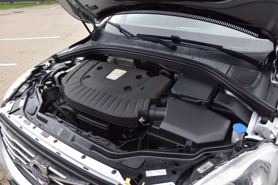 Pelēks Volvo XC60 2014 Viļņa, ar dzinēja tilpumu 2.40 L un nobraukumu 350 tūkst. km par 11250 €, foto 27 vietnē AUTOMOTO.COM.LV