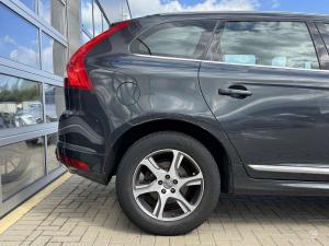 Pelēks Volvo XC60 2014 Viļņa, ar dzinēja tilpumu 2.40 L un nobraukumu 144 tūkst. km par 13000 €, foto 10 vietnē AUTOMOTO.COM.LV