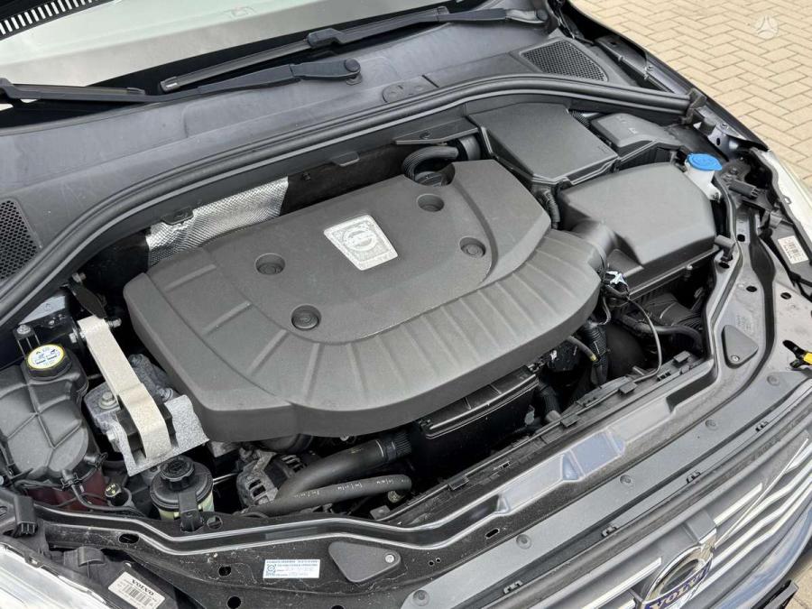Pelēks Volvo XC60 2014 Viļņa, ar dzinēja tilpumu 2.40 L un nobraukumu 144 tūkst. km par 13000 €, foto 23 vietnē AUTOMOTO.COM.LV