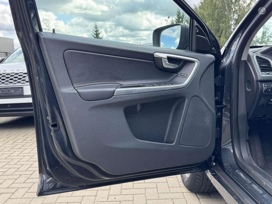 Pelēks Volvo XC60 2014 Viļņa, ar dzinēja tilpumu 2.40 L un nobraukumu 144 tūkst. km par 13000 €, foto 25 vietnē AUTOMOTO.COM.LV