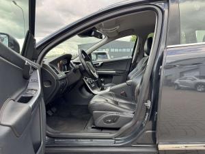 Pelēks Volvo XC60 2014 Viļņa, ar dzinēja tilpumu 2.40 L un nobraukumu 144 tūkst. km par 13000 €, foto 28 vietnē AUTOMOTO.COM.LV