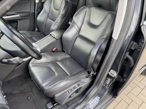 Pelēks Volvo XC60 2014 Viļņa, ar dzinēja tilpumu 2.40 L un nobraukumu 144 tūkst. km par 13000 €, foto 30 vietnē AUTOMOTO.COM.LV