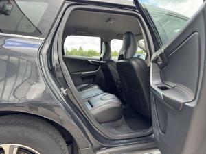 Pelēks Volvo XC60 2014 Viļņa, ar dzinēja tilpumu 2.40 L un nobraukumu 144 tūkst. km par 13000 €, foto 40 vietnē AUTOMOTO.COM.LV
