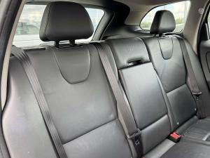 Pelēks Volvo XC60 2014 Viļņa, ar dzinēja tilpumu 2.40 L un nobraukumu 144 tūkst. km par 13000 €, foto 42 vietnē AUTOMOTO.COM.LV