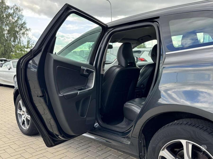 Pelēks Volvo XC60 2014 Viļņa, ar dzinēja tilpumu 2.40 L un nobraukumu 144 tūkst. km par 13000 €, foto 43 vietnē AUTOMOTO.COM.LV