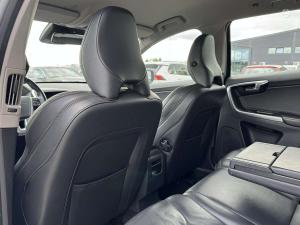 Pelēks Volvo XC60 2014 Viļņa, ar dzinēja tilpumu 2.40 L un nobraukumu 144 tūkst. km par 13000 €, foto 46 vietnē AUTOMOTO.COM.LV
