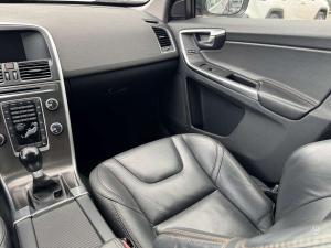 Pelēks Volvo XC60 2014 Viļņa, ar dzinēja tilpumu 2.40 L un nobraukumu 144 tūkst. km par 13000 €, foto 50 vietnē AUTOMOTO.COM.LV