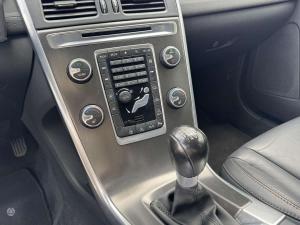 Pelēks Volvo XC60 2014 Viļņa, ar dzinēja tilpumu 2.40 L un nobraukumu 144 tūkst. km par 13000 €, foto 57 vietnē AUTOMOTO.COM.LV