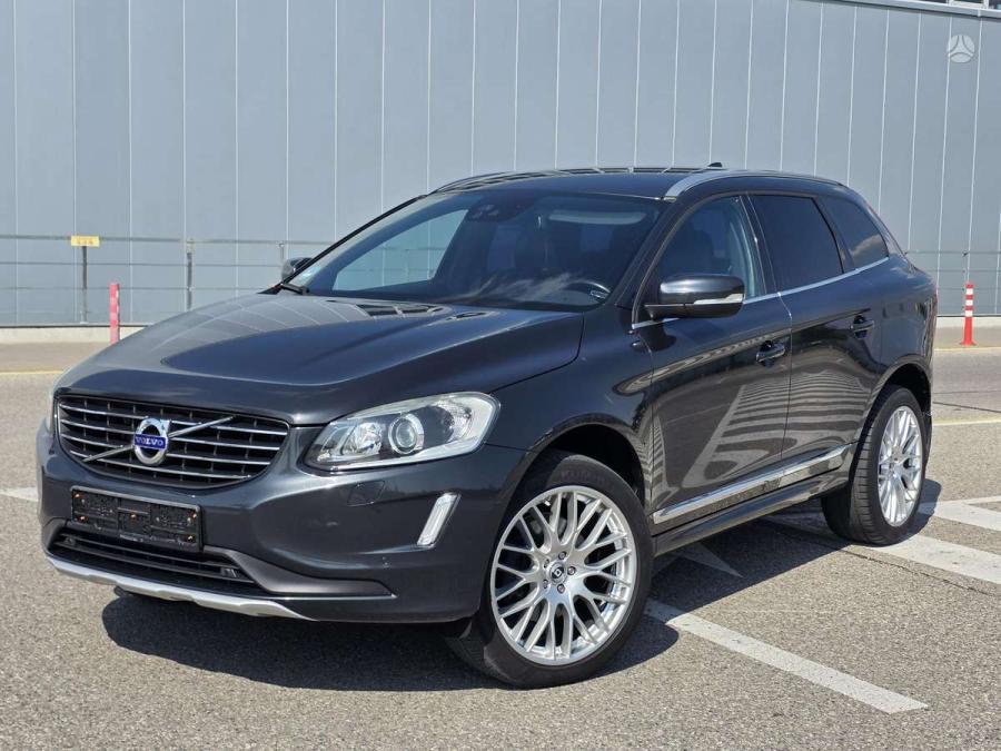 Grey Volvo XC60 2014 in Vilnius, with an engine capacity of 2.40 L and mileage of 203 thousand km for 15600 €, photo 9 on AUTOMOTO.COM.LV