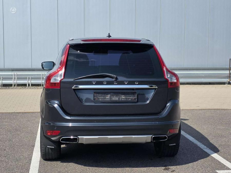 Grey Volvo XC60 2014 in Vilnius, with an engine capacity of 2.40 L and mileage of 203 thousand km for 15600 €, photo 14 on AUTOMOTO.COM.LV