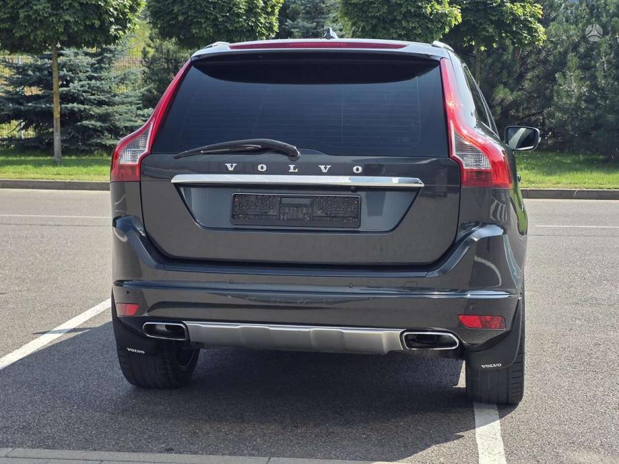 Grey Volvo XC60 2014 in Vilnius, with an engine capacity of 2.40 L and mileage of 203 thousand km for 15600 €, photo 15 on AUTOMOTO.COM.LV