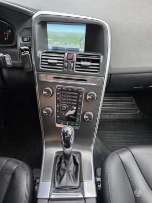 Grey Volvo XC60 2014 in Vilnius, with an engine capacity of 2.40 L and mileage of 203 thousand km for 15600 €, photo 20 on AUTOMOTO.COM.LV