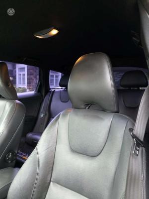 Grey Volvo XC60 2014 in Vilnius, with an engine capacity of 2.40 L and mileage of 203 thousand km for 15600 €, photo 27 on AUTOMOTO.COM.LV