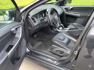 Grey Volvo XC60 2014 in Vilnius, with an engine capacity of 2.40 L and mileage of 203 thousand km for 15600 €, photo 29 on AUTOMOTO.COM.LV