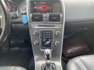 Grey Volvo XC60 2014 in Vilnius, with an engine capacity of 2.40 L and mileage of 272 thousand km for 12950 €, photo 14 on AUTOMOTO.COM.LV