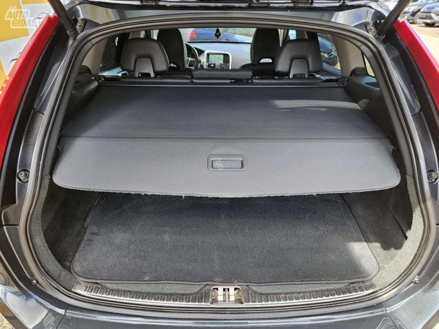 Pelēks Volvo XC60 2014 Šauļi, ar dzinēja tilpumu 2.40 L un nobraukumu 262 tūkst. km par 13950 €, foto 11 vietnē AUTOMOTO.COM.LV