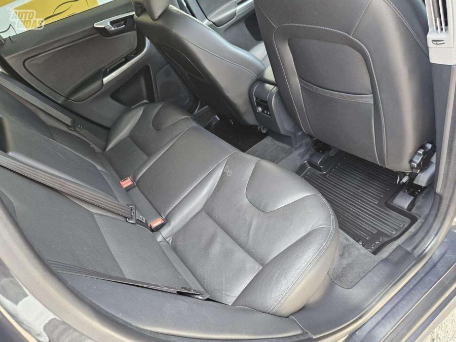 Pelēks Volvo XC60 2014 Šauļi, ar dzinēja tilpumu 2.40 L un nobraukumu 262 tūkst. km par 13950 €, foto 15 vietnē AUTOMOTO.COM.LV