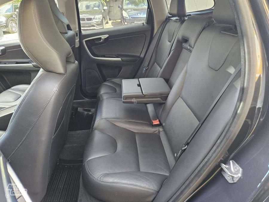 Pelēks Volvo XC60 2014 Šauļi, ar dzinēja tilpumu 2.40 L un nobraukumu 262 tūkst. km par 13950 €, foto 16 vietnē AUTOMOTO.COM.LV