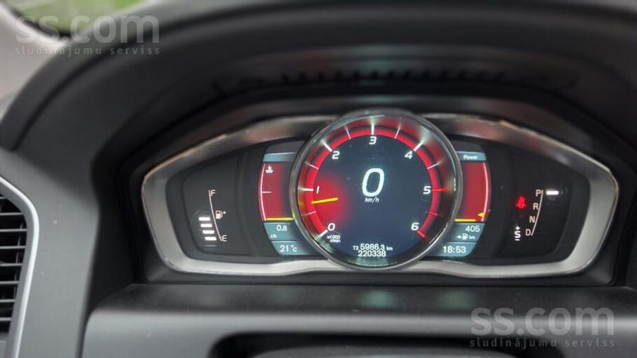 Серый Вольво ХС60 2014 в Рига, объемом двигателя 2.40 л и пробегом 220 тыс. км за 10990 €, фото 7 на AUTOMOTO.COM.LV