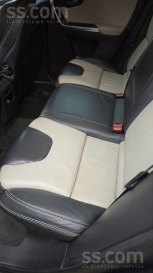 Pelēks Volvo XC60 2014 Rīga, ar dzinēja tilpumu 2.40 L un nobraukumu 220 tūkst. km par 10990 €, foto 12 vietnē AUTOMOTO.COM.LV