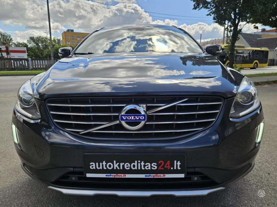 Grey Volvo XC60 2014 in Siauliai, with an engine capacity of 2.40 L and mileage of 262 thousand km for 13959 €, photo 3 on AUTOMOTO.COM.LV