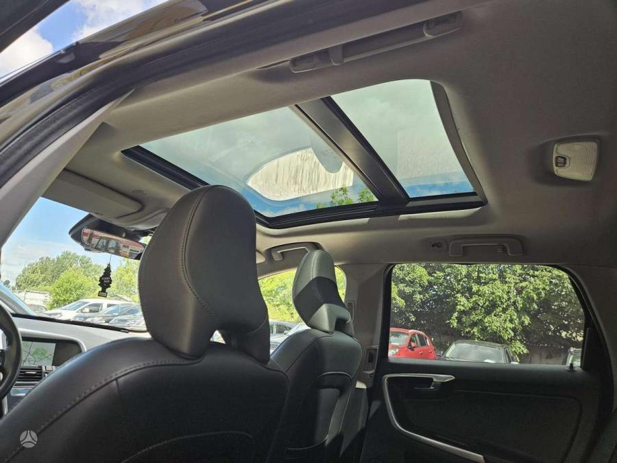 Grey Volvo XC60 2014 in Siauliai, with an engine capacity of 2.40 L and mileage of 262 thousand km for 13959 €, photo 22 on AUTOMOTO.COM.LV