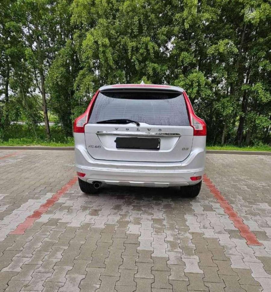 Grey Volvo XC60 2014 in Vilnius, with an engine capacity of 1.98 L and mileage of 279 thousand km for 8700 €, photo 6 on AUTOMOTO.COM.LV