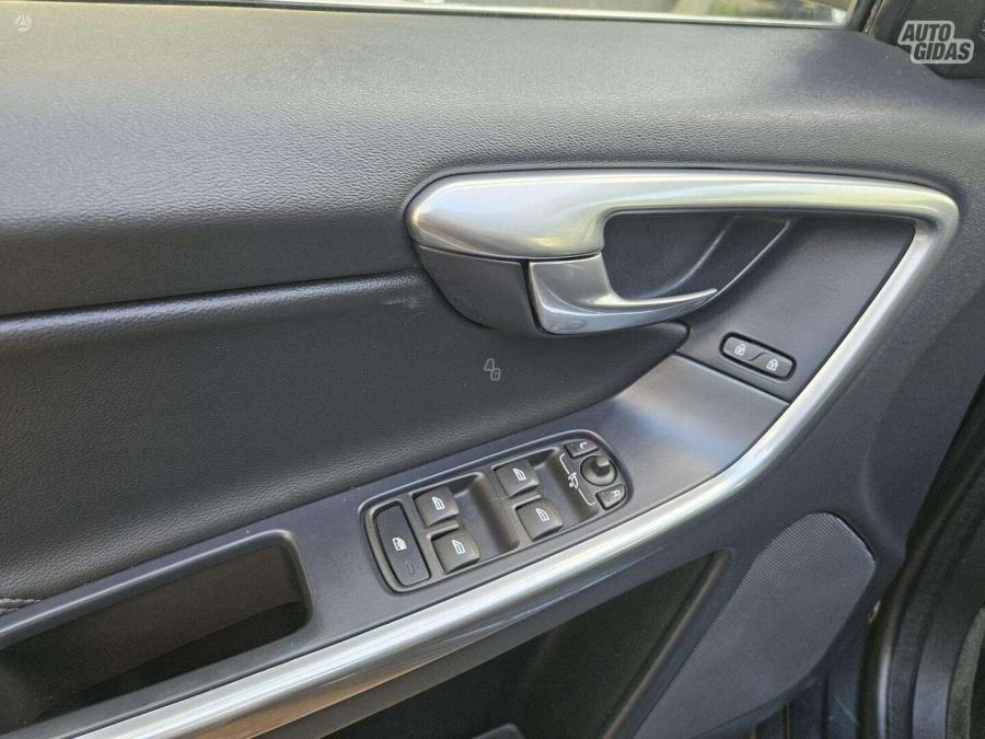 Grey Volvo XC60 2014 in Siauliai, with an engine capacity of 2.40 L and mileage of 262 thousand km for 13959 €, photo 28 on AUTOMOTO.COM.LV