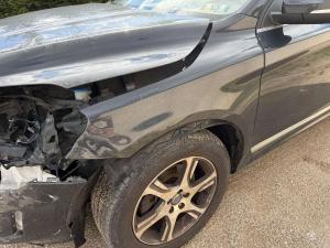 Grey Volvo XC60 2014 in Klaipeda, with an engine capacity of 2.95 L and mileage of 219 thousand km for 5690 €, photo 9 on AUTOMOTO.COM.LV
