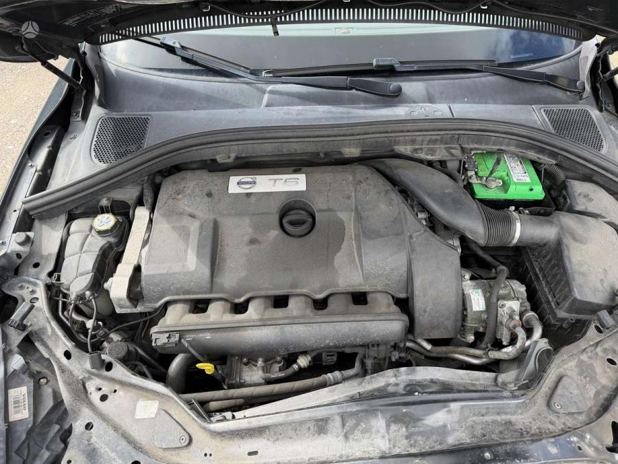 Grey Volvo XC60 2014 in Klaipeda, with an engine capacity of 2.95 L and mileage of 219 thousand km for 5690 €, photo 12 on AUTOMOTO.COM.LV