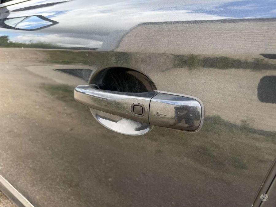 Grey Volvo XC60 2014 in Klaipeda, with an engine capacity of 2.95 L and mileage of 219 thousand km for 5690 €, photo 17 on AUTOMOTO.COM.LV