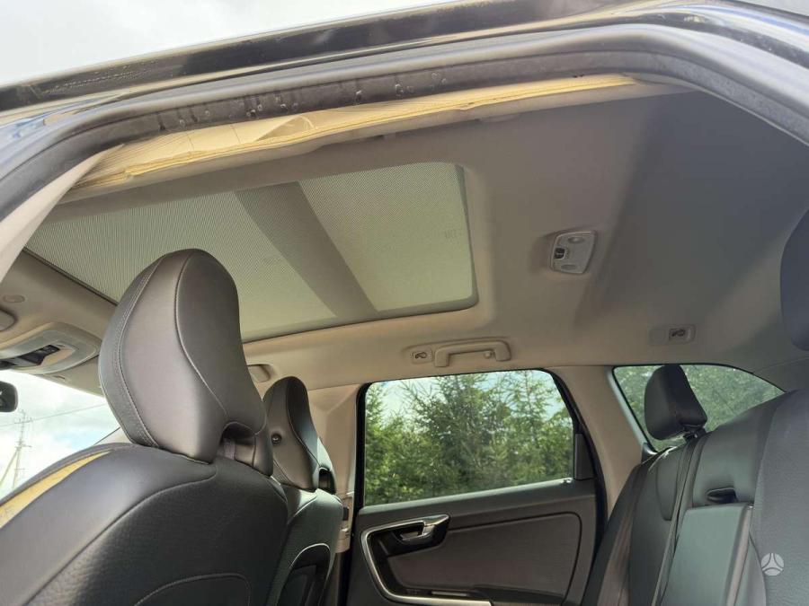 Grey Volvo XC60 2014 in Klaipeda, with an engine capacity of 2.95 L and mileage of 219 thousand km for 5690 €, photo 21 on AUTOMOTO.COM.LV
