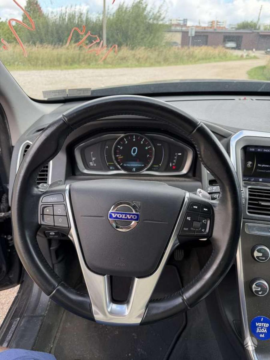 Grey Volvo XC60 2014 in Klaipeda, with an engine capacity of 2.95 L and mileage of 219 thousand km for 5690 €, photo 26 on AUTOMOTO.COM.LV