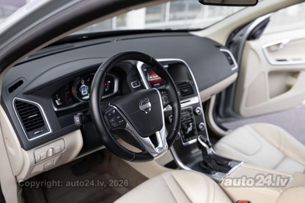 Grey Volvo XC60 2014 in Tallinn, with an engine capacity of 2.40 L and mileage of 324 thousand km for 10599 €, photo 8 on AUTOMOTO.COM.LV