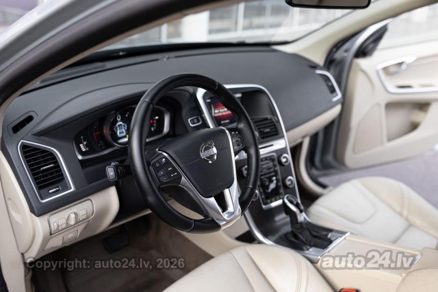 Pelēks Volvo XC60 2014 Tallina, ar dzinēja tilpumu 2.40 L un nobraukumu 324 tūkst. km par 10599 €, foto 8 vietnē AUTOMOTO.COM.LV