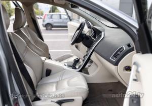 Pelēks Volvo XC60 2014 Tallina, ar dzinēja tilpumu 2.40 L un nobraukumu 324 tūkst. km par 10599 €, foto 13 vietnē AUTOMOTO.COM.LV