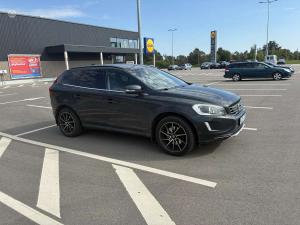 Grey Volvo XC60 2014 in Vilnius, with an engine capacity of 1.97 L and mileage of 323 thousand km for 10500 €, photo 1 on AUTOMOTO.COM.LV