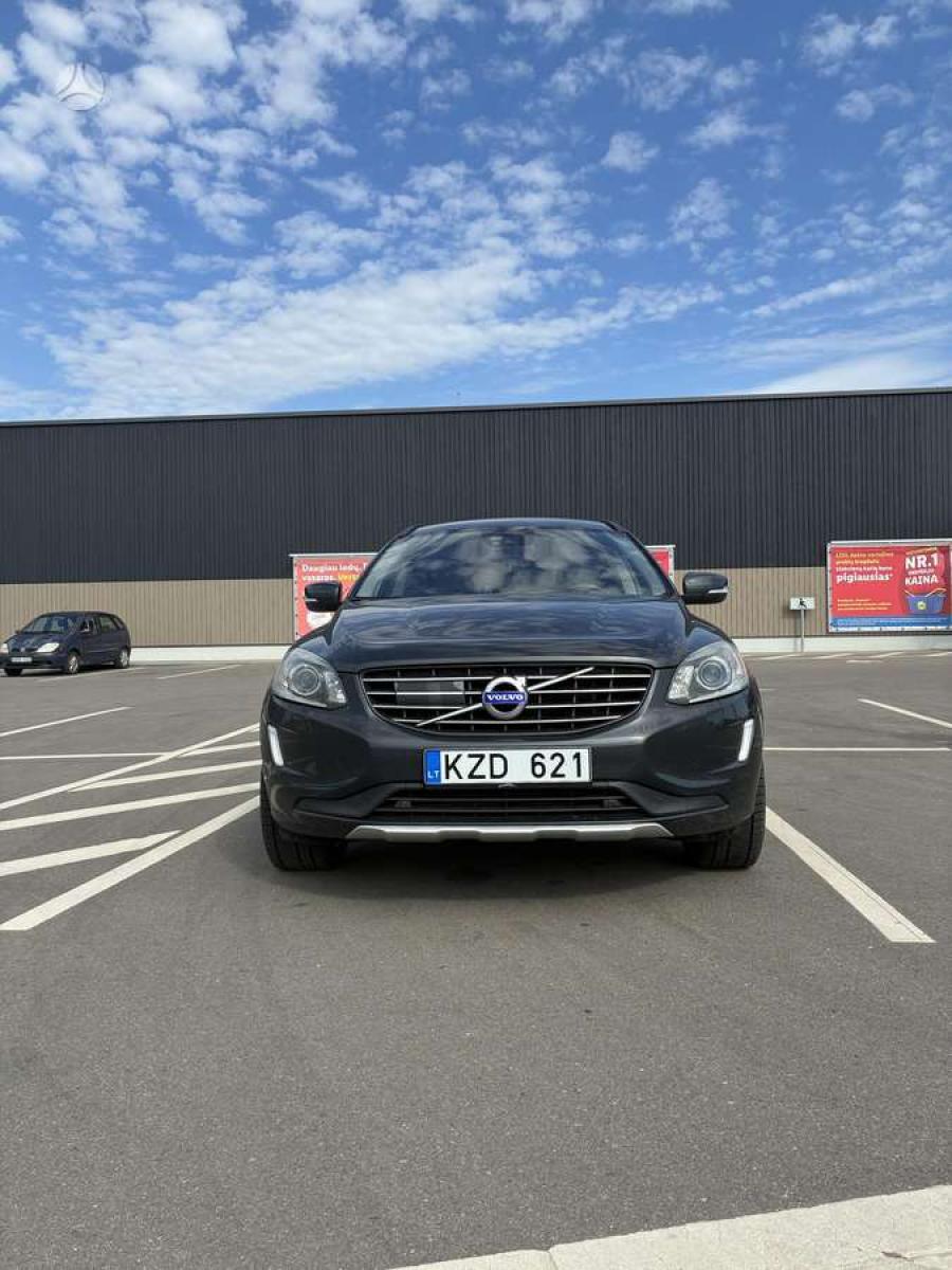 Grey Volvo XC60 2014 in Vilnius, with an engine capacity of 1.97 L and mileage of 323 thousand km for 10500 €, photo 4 on AUTOMOTO.COM.LV