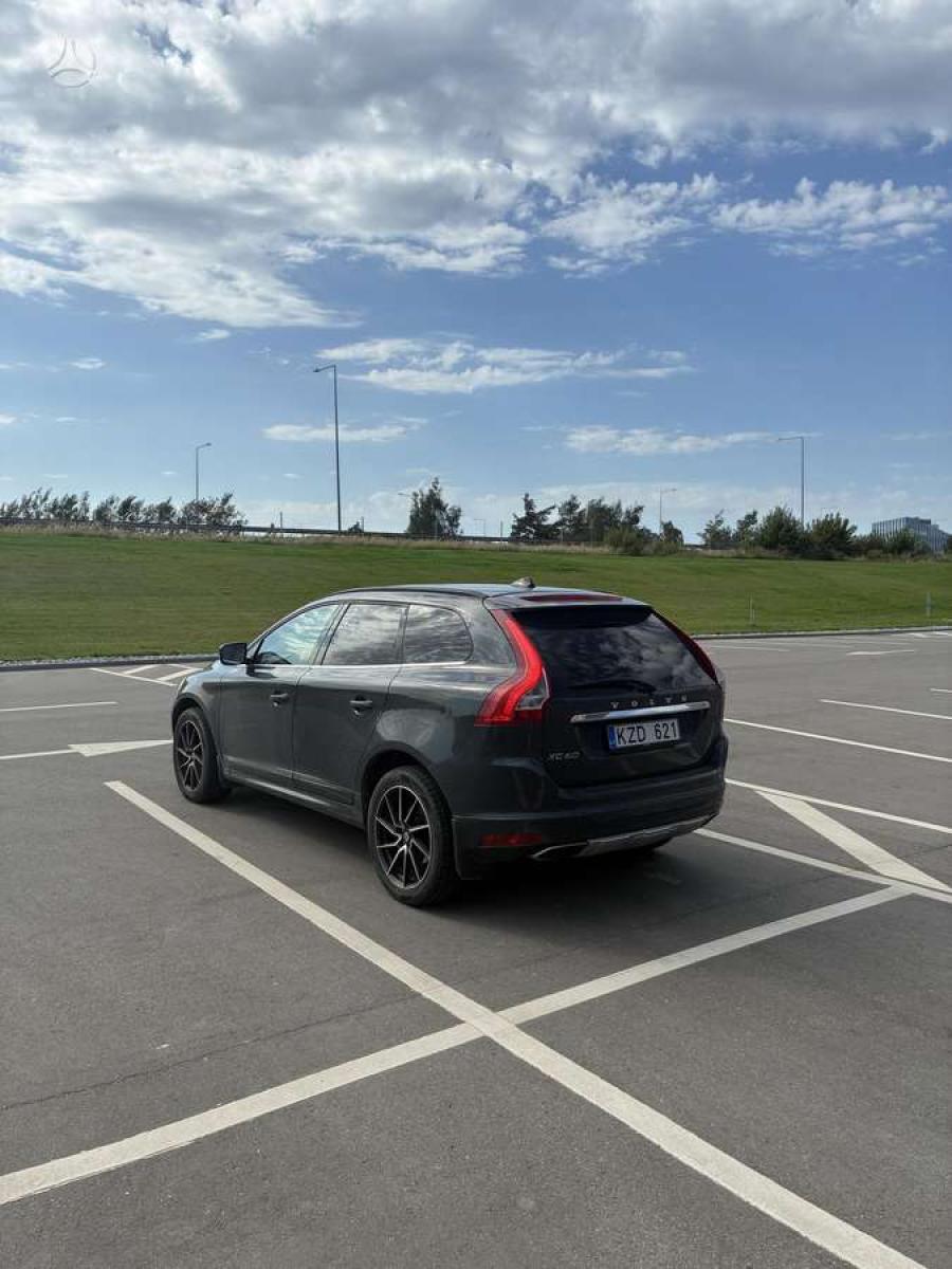 Grey Volvo XC60 2014 in Vilnius, with an engine capacity of 1.97 L and mileage of 323 thousand km for 10500 €, photo 5 on AUTOMOTO.COM.LV