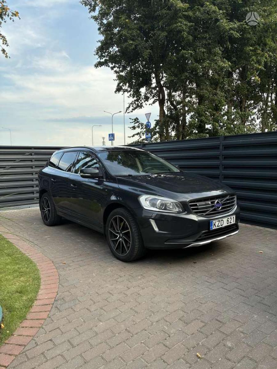 Grey Volvo XC60 2014 in Vilnius, with an engine capacity of 1.97 L and mileage of 323 thousand km for 10500 €, photo 13 on AUTOMOTO.COM.LV
