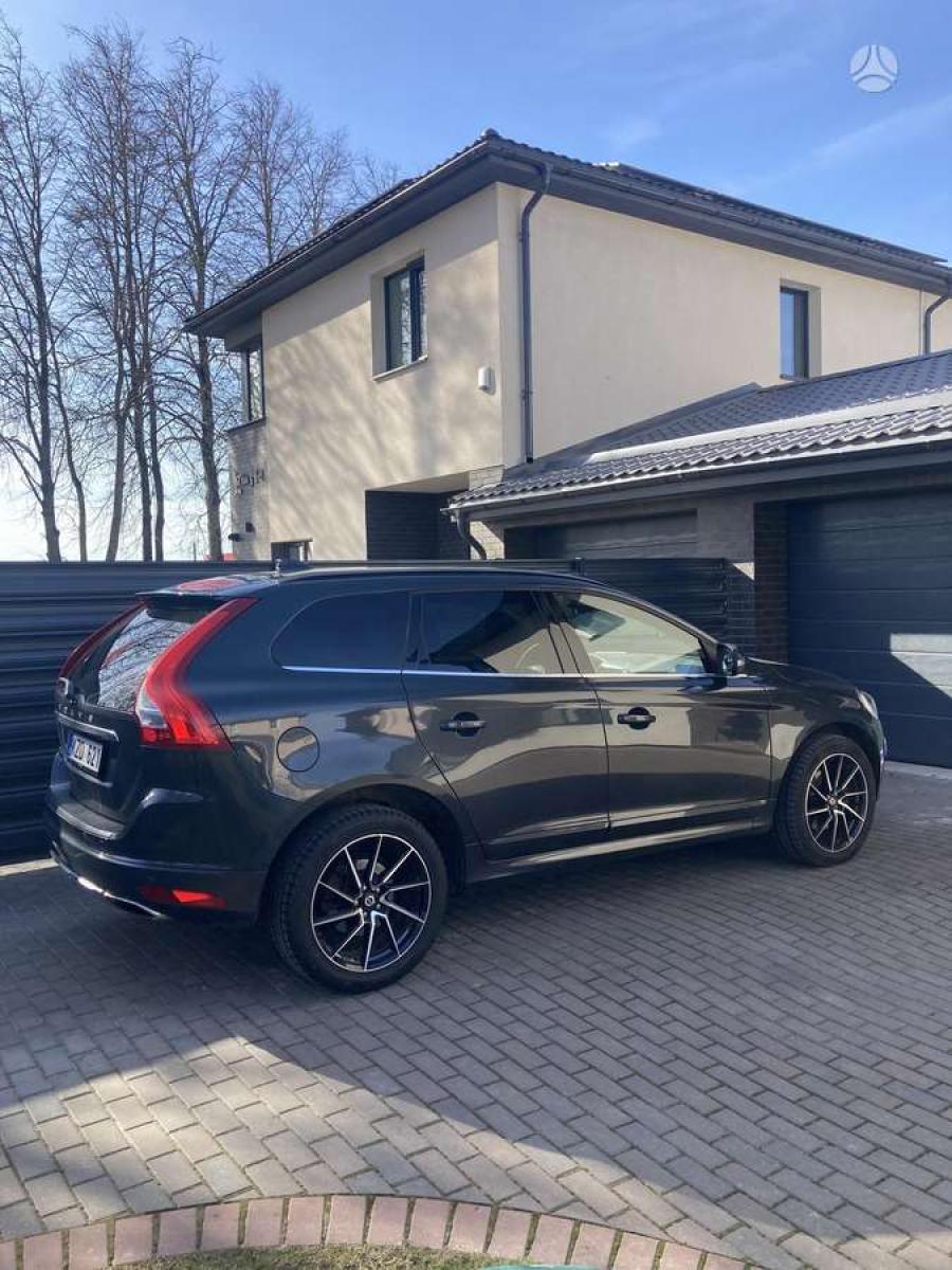 Grey Volvo XC60 2014 in Vilnius, with an engine capacity of 1.97 L and mileage of 323 thousand km for 10500 €, photo 15 on AUTOMOTO.COM.LV