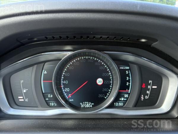 Volvo XC60 2014 Rīga vietnē Pelēks Volvo XC60 2014 Rīga, ar dzinēja tilpumu 2.40 L un nobraukumu 373 tūkst. km par 8950 €, foto 8 vietnē AUTOMOTO.COM.LV