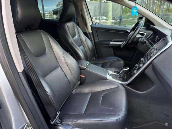 Pelēks Volvo XC60 2014 Kauņa, ar dzinēja tilpumu 1.97 L un nobraukumu 227 tūkst. km par 7900 €, foto 10 vietnē AUTOMOTO.COM.LV